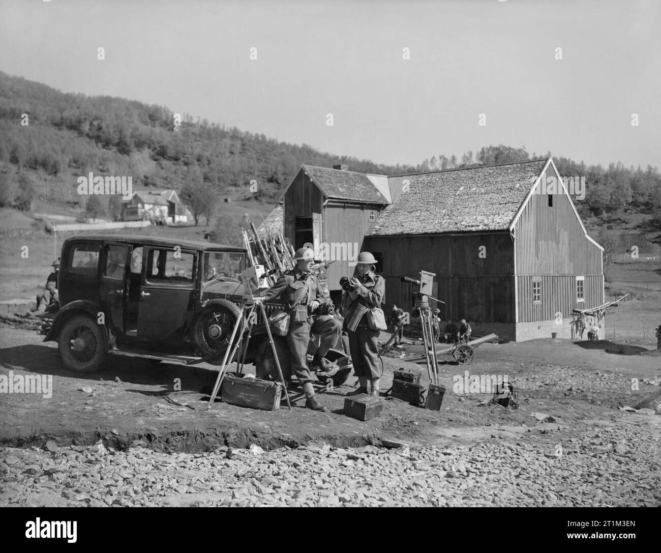Film and Photography during the Second World War Newsreel filmimg ...