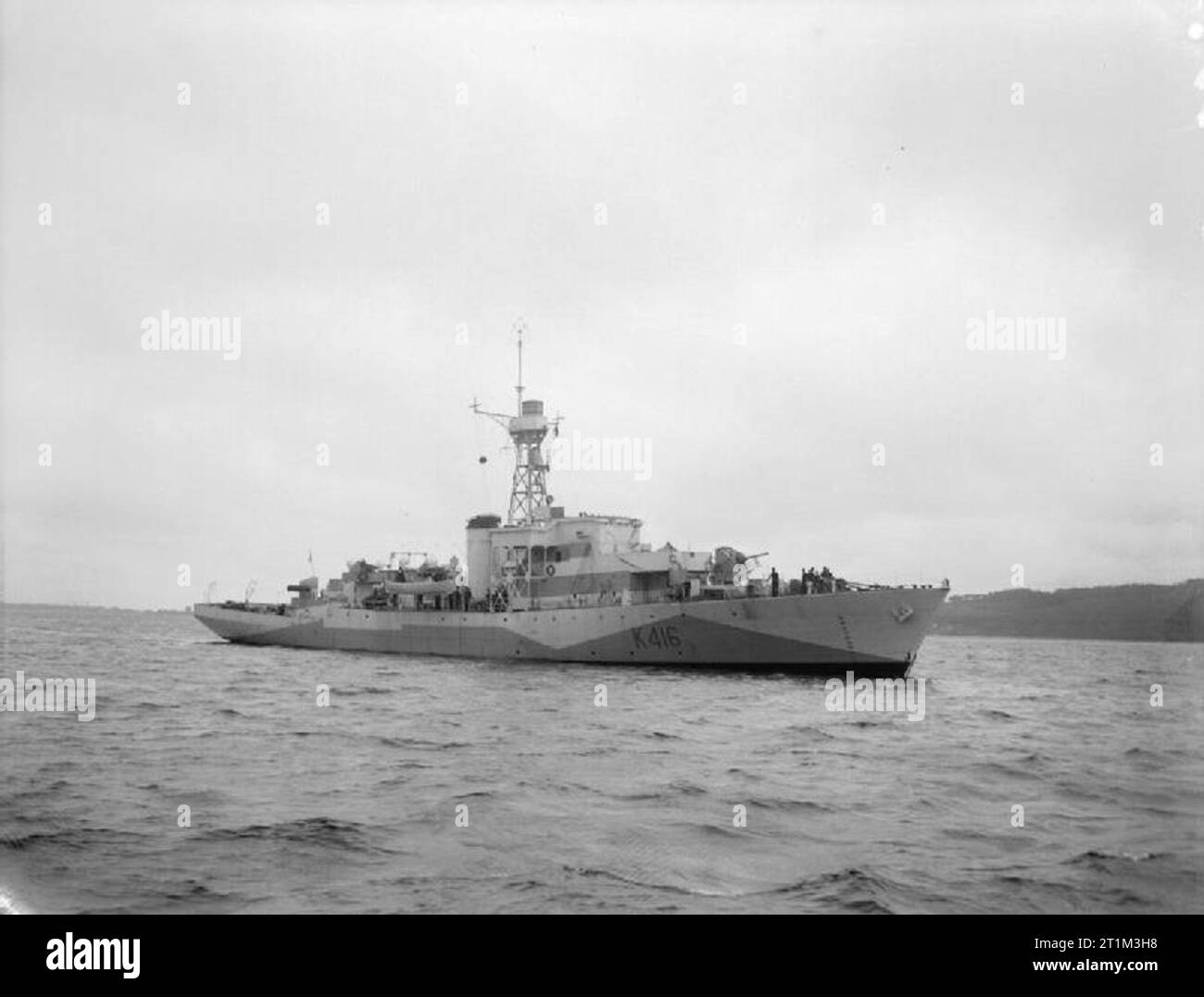 HMS Hurst Castle Underway in the Firth of Tay on completion Stock Photo ...