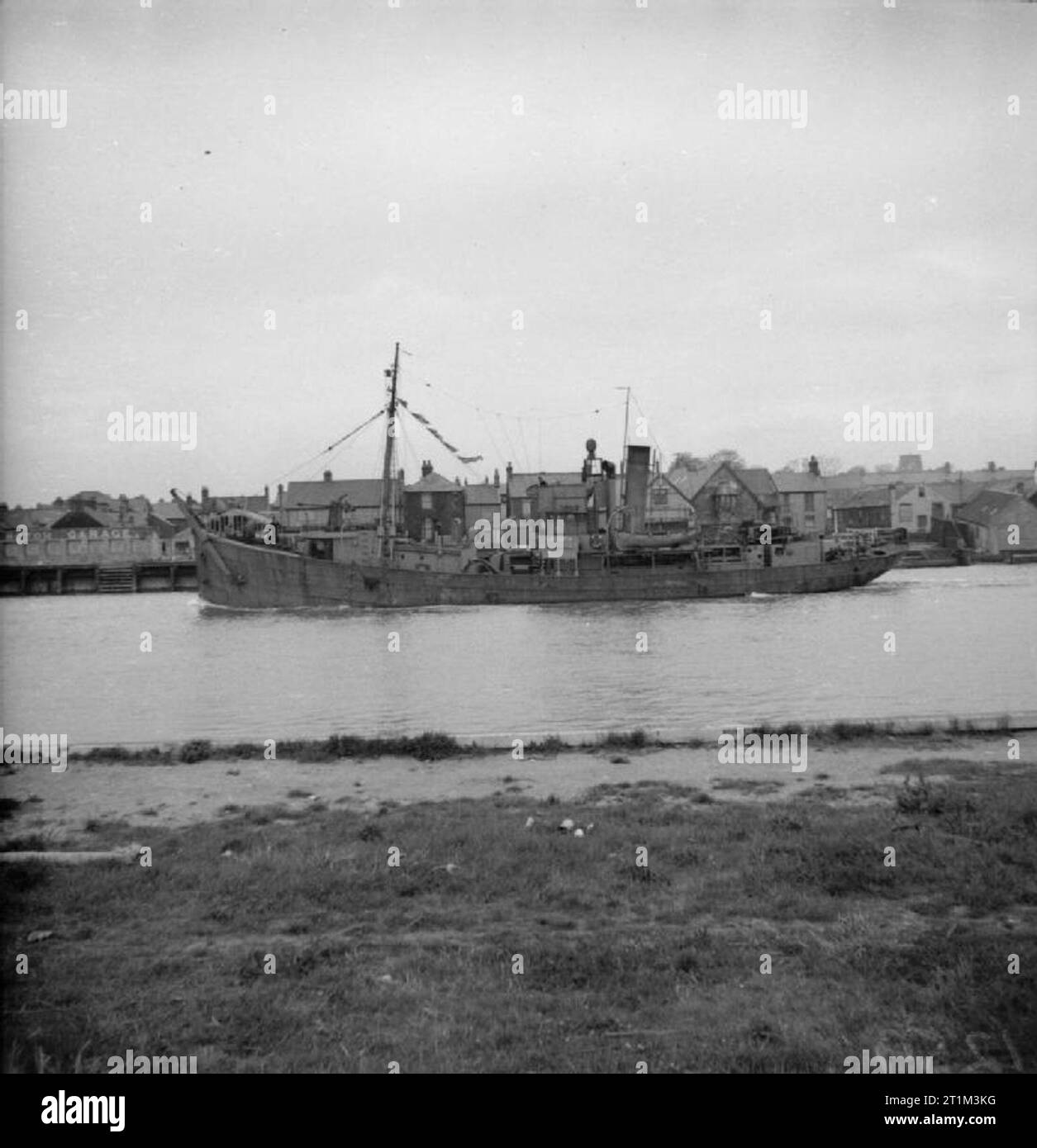 Ministry of defence foxhill collection of ship photographs hi-res stock ...
