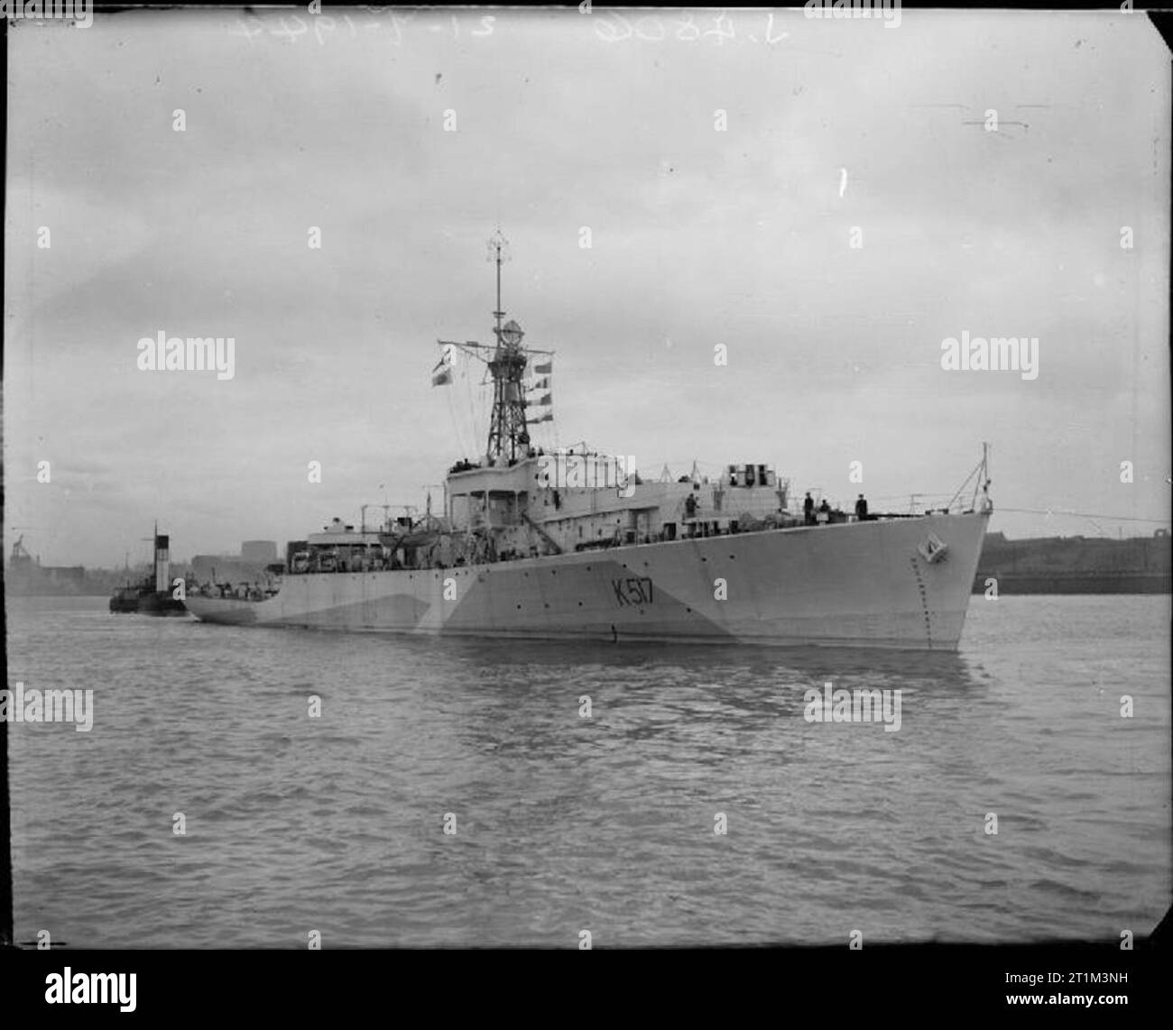 HMS Loch Morlich HMS LOCH MORLICH secured to a buoy on the Tyne Stock ...