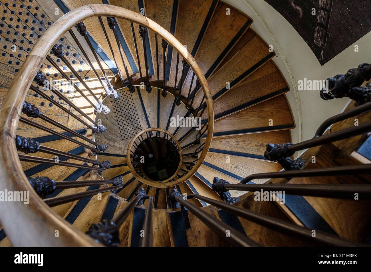 The famous writer's mansion Jules Verne in Amiens | Maison du celebre ...