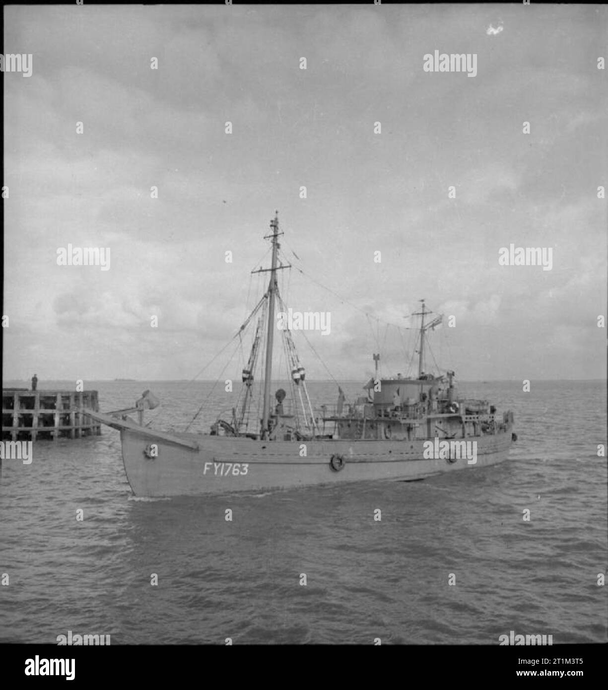 HMS Oderin Coming in to harbour Stock Photo - Alamy