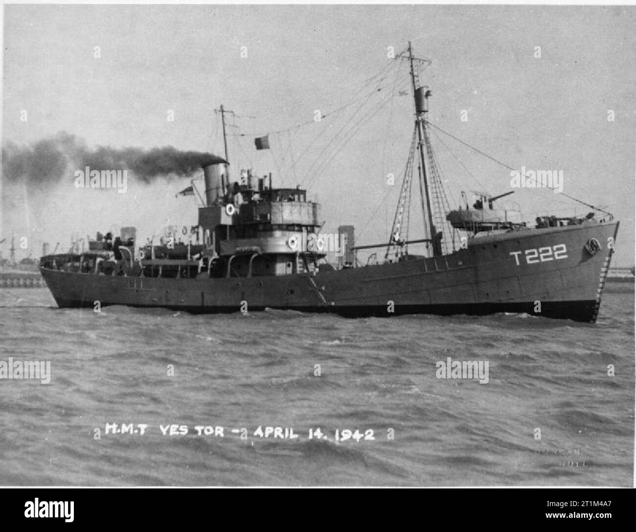HMS Yes Tor, underway Stock Photo - Alamy