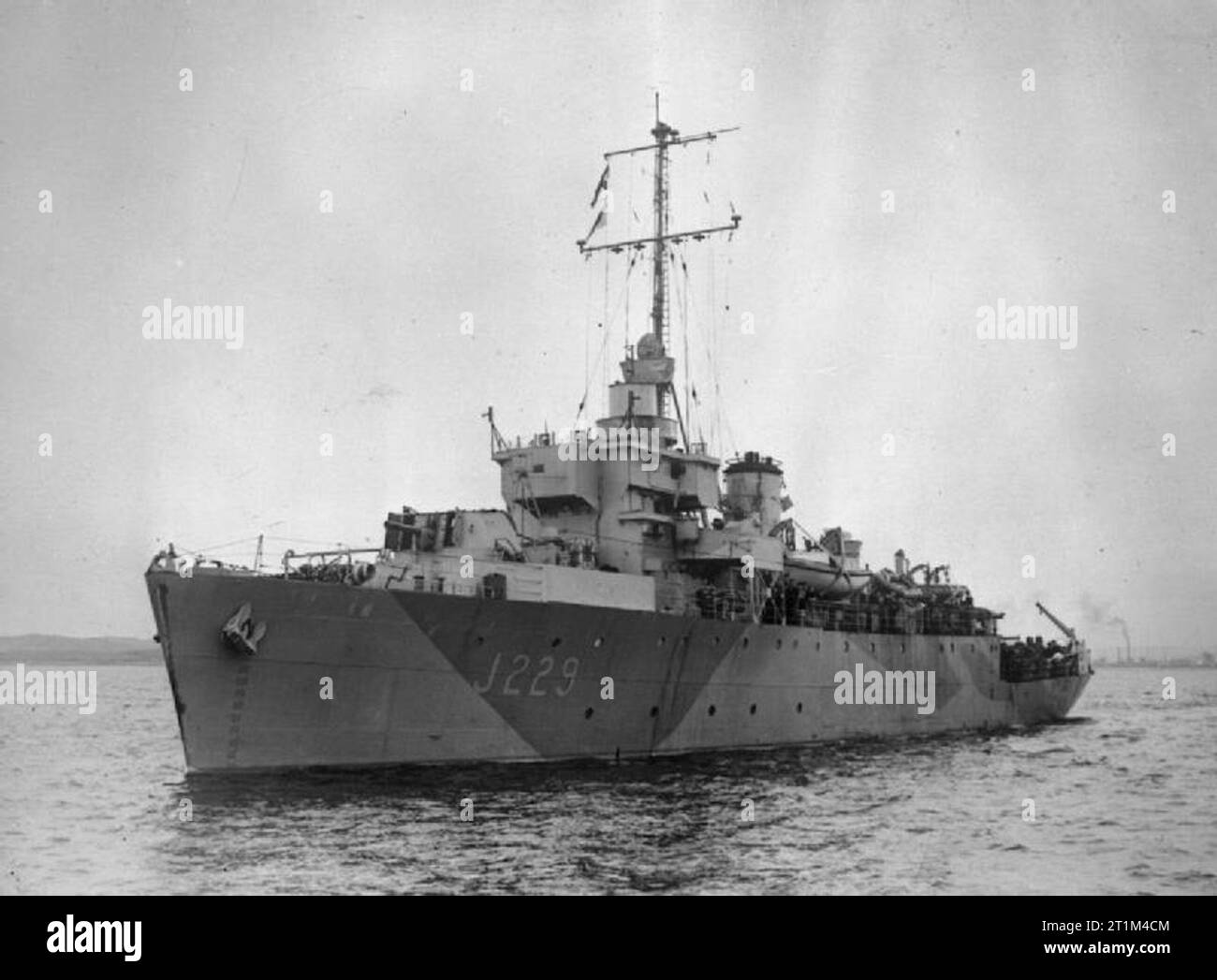 British Algerine class minesweeper HMS Cockatrice Stock Photo - Alamy