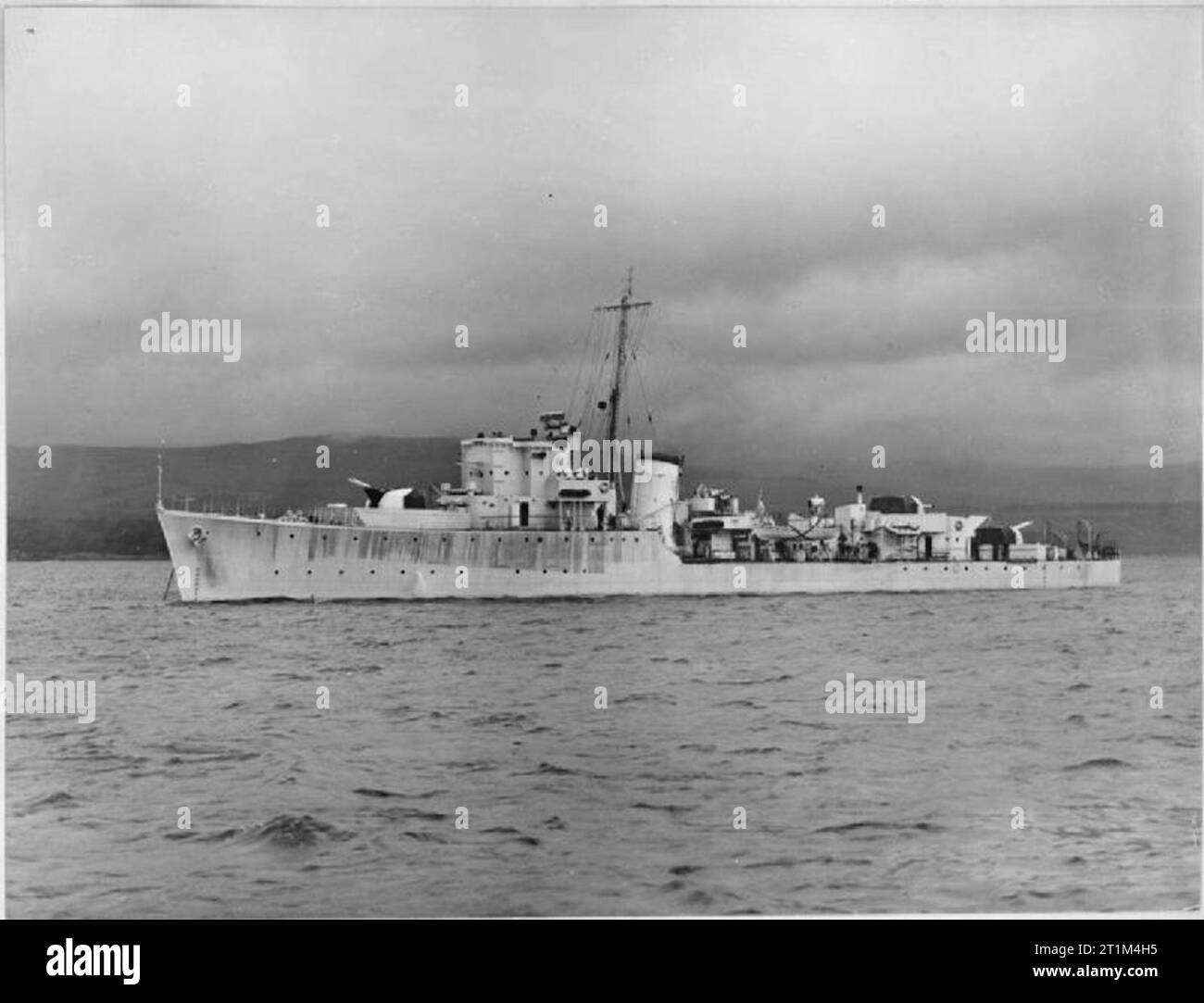British Hunt class destroyer HMS Cowdray Stock Photo - Alamy