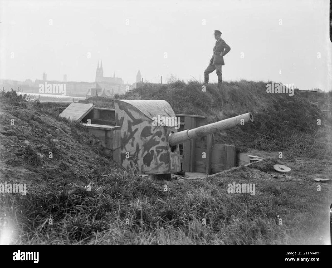 Cm gun hi-res stock photography and images - Alamy