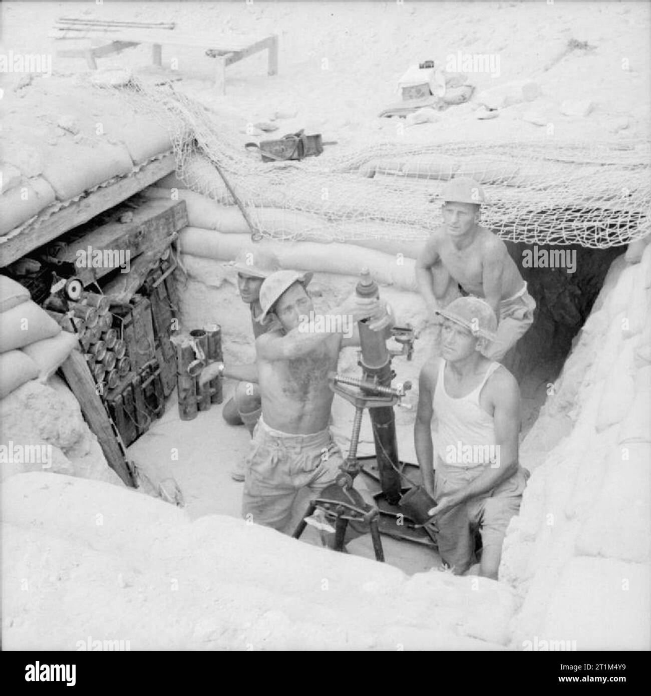 The British Army in North Africa 1940 A trench mortar post in the ...