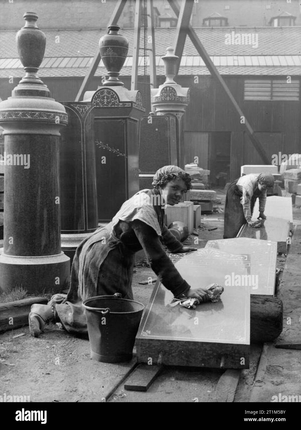 Aberdeen granite workers hi-res stock photography and images - Alamy