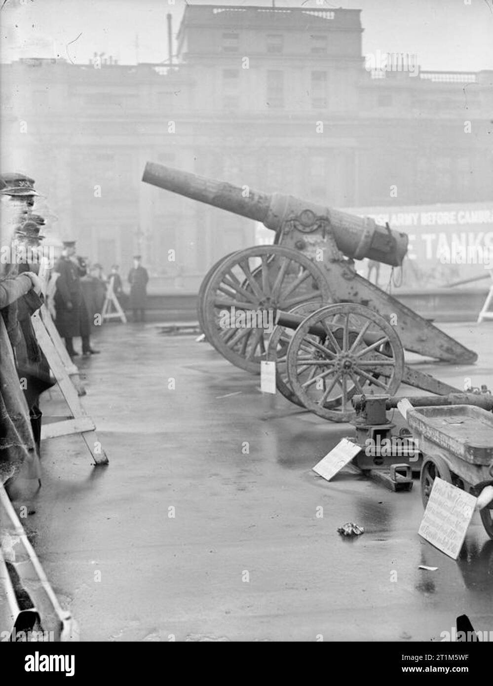 Ministry of Information First World War Official Collection War bonds ...