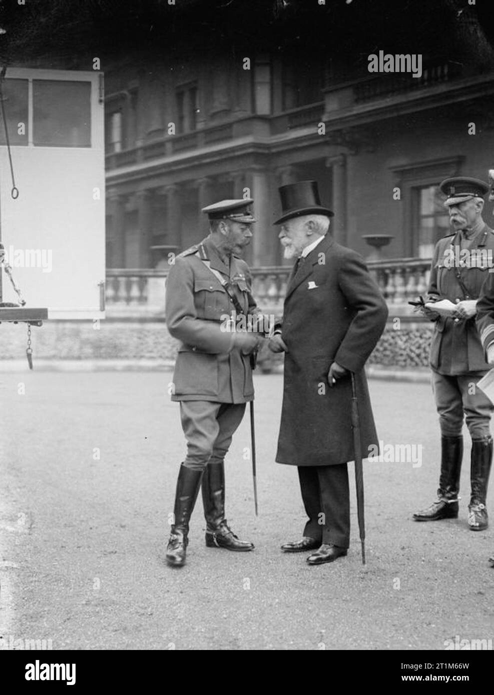 Ministry of Information First World War Official Collection H.M. King ...