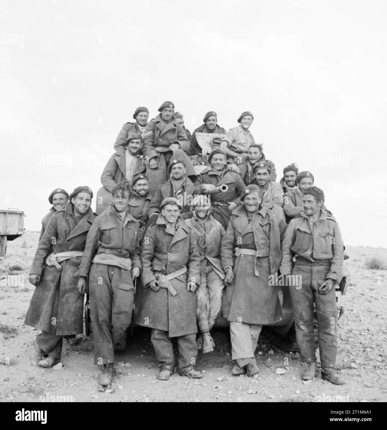 The British Army in North Africa 1941 Men of the Royal Tank Regiment ...