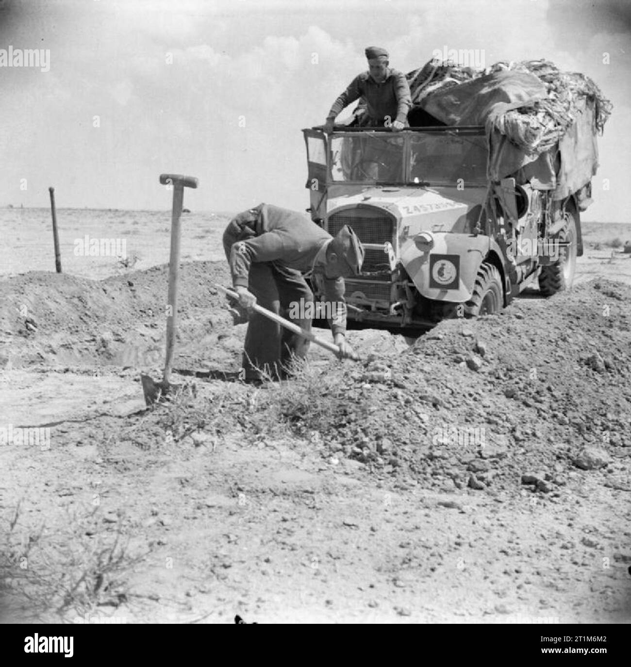 The British Army in North Africa 1942 A soldier of the Rifle Brigade ...