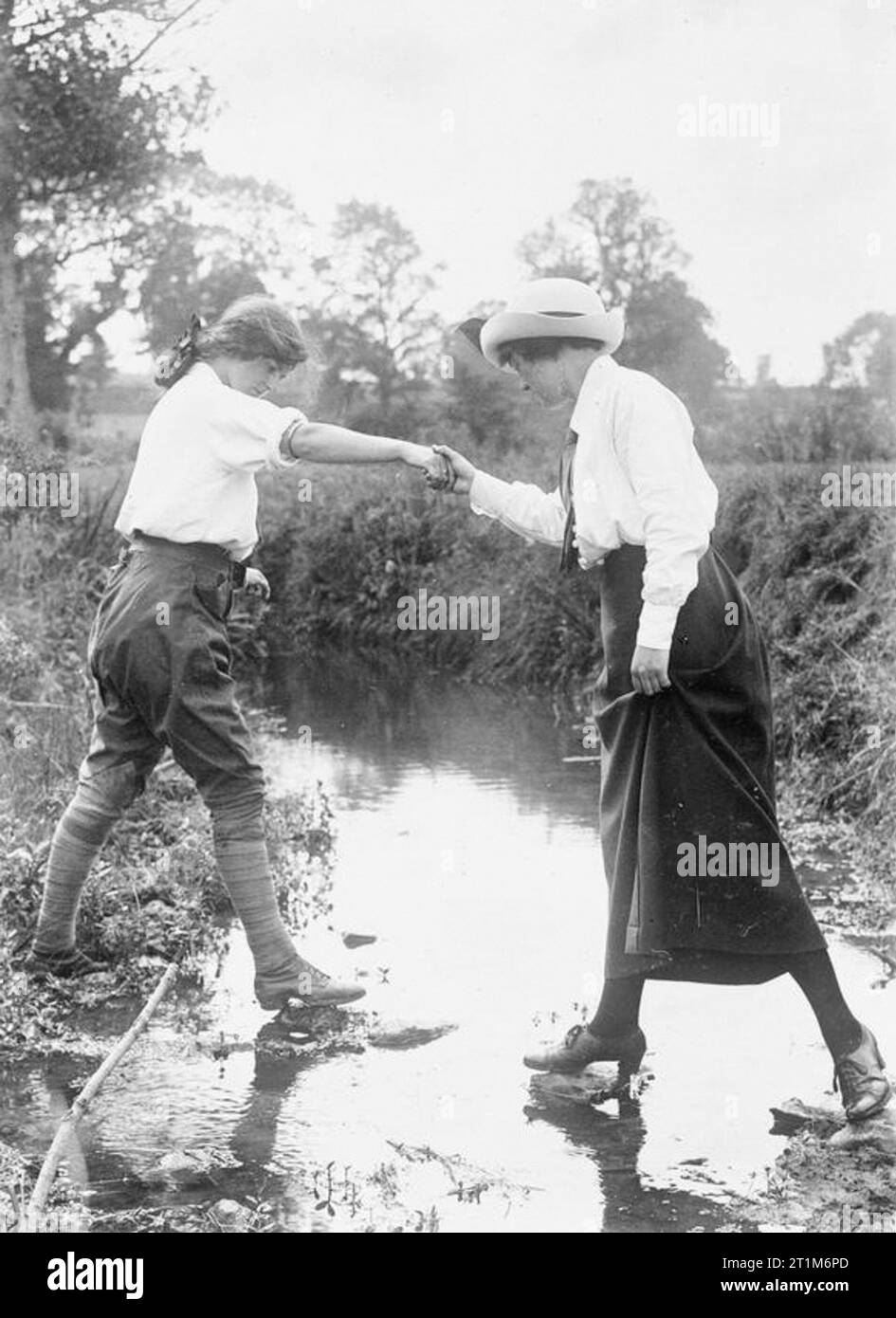 Ministry of Information First World War Official Collection Girls ...