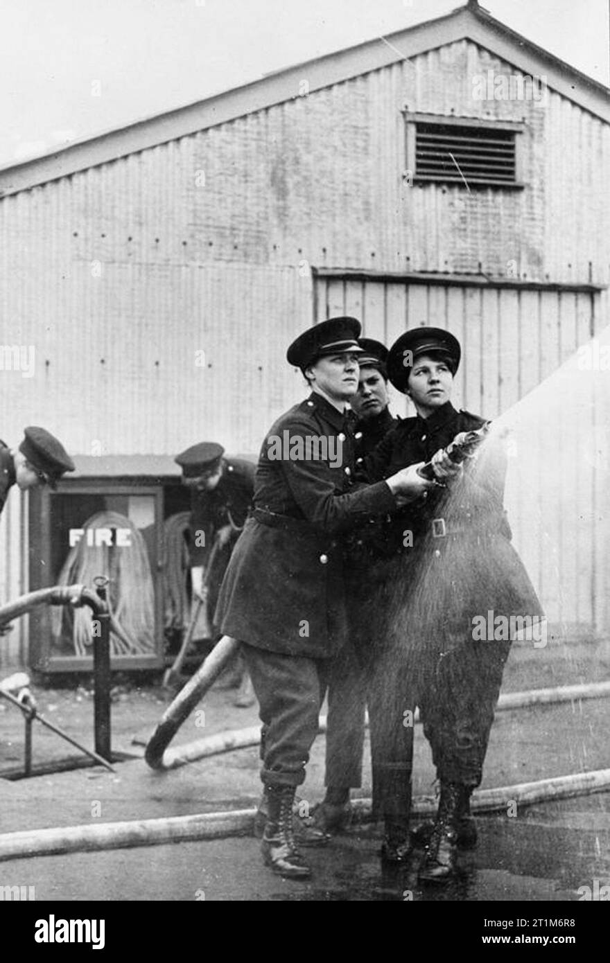 Ministry of Information First World War Official Collection Fire girls ...