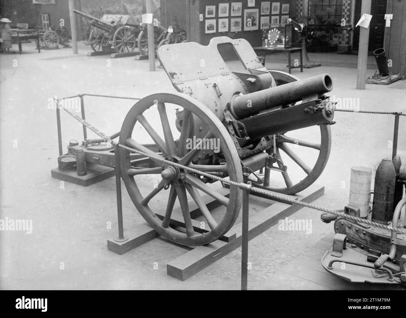 Ministry of Information First World War Official Collection 4.5 inch ...