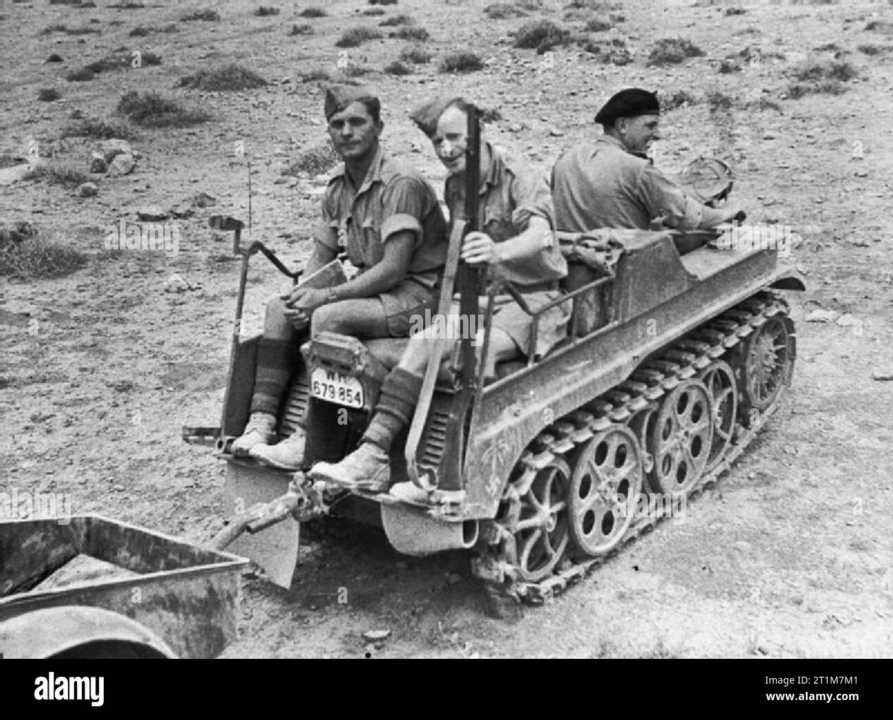 The British Army in North Africa 1942 British troops try out a captured ...