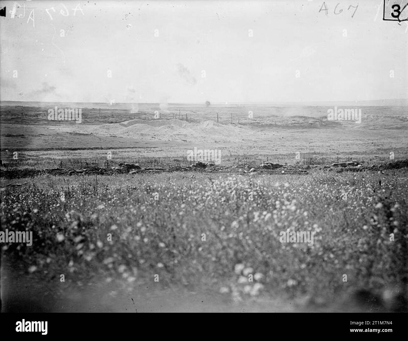 Ww1 battle scene Black and White Stock Photos & Images - Alamy