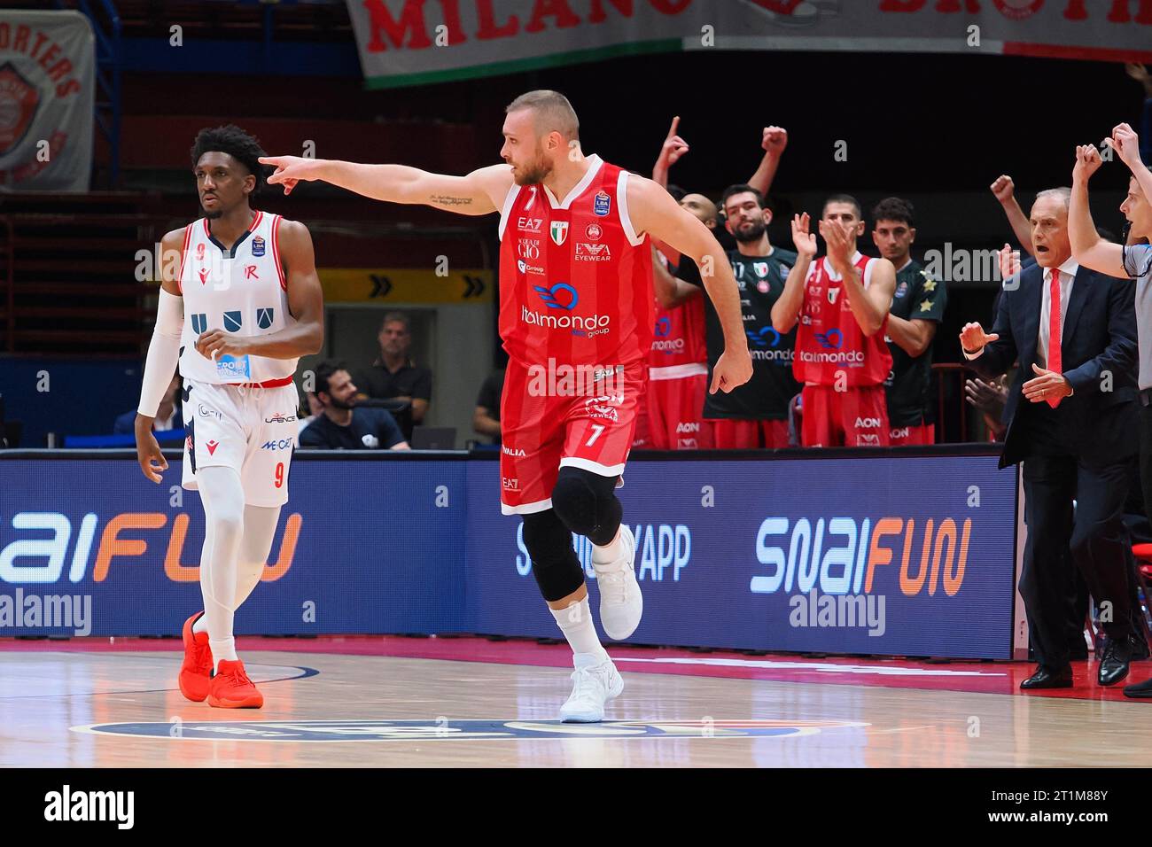 Milan, Italy. 14th Oct, 2023. Stefano Tonut (EA7 Emporio Armani Olimpia ...