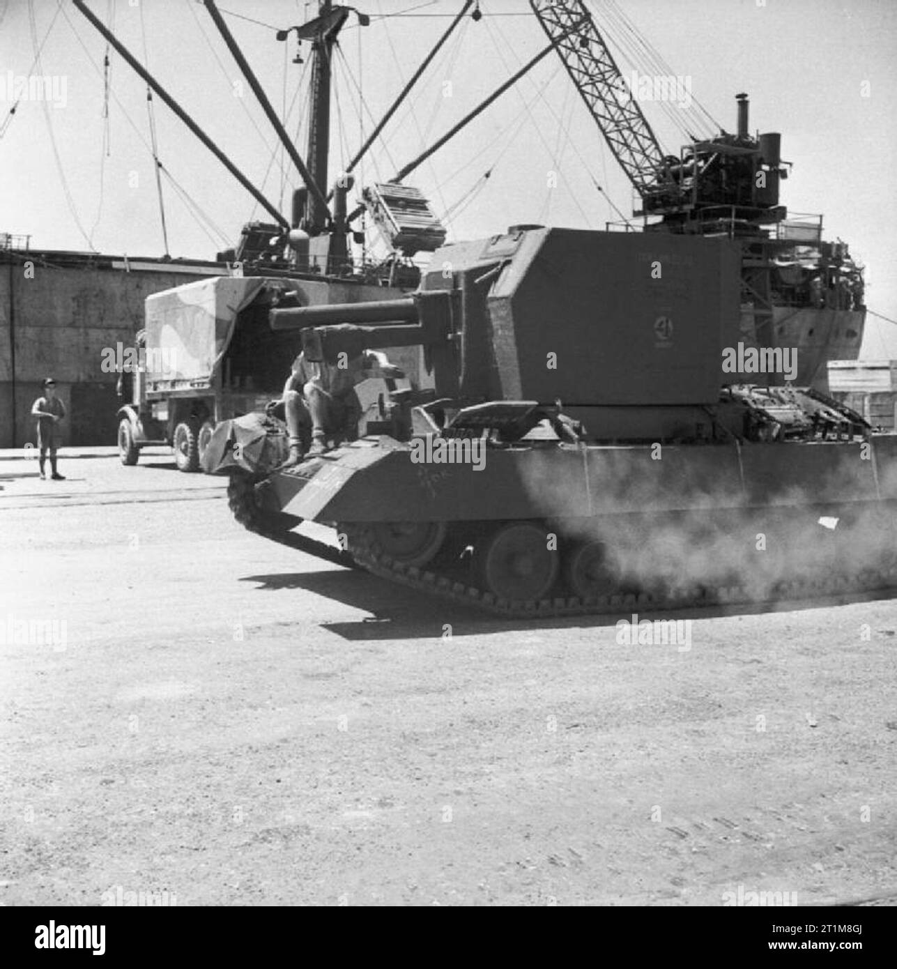 The British Army in North Africa 1942 Bishop 25-pdr self-propelled gun ...