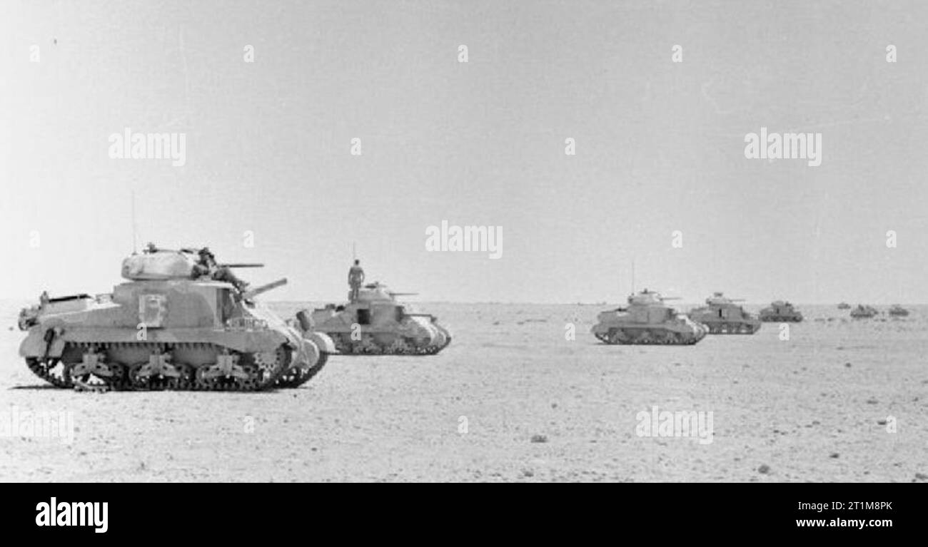 The British Army in North Africa 1942 Grant tanks of 22nd Armoured ...