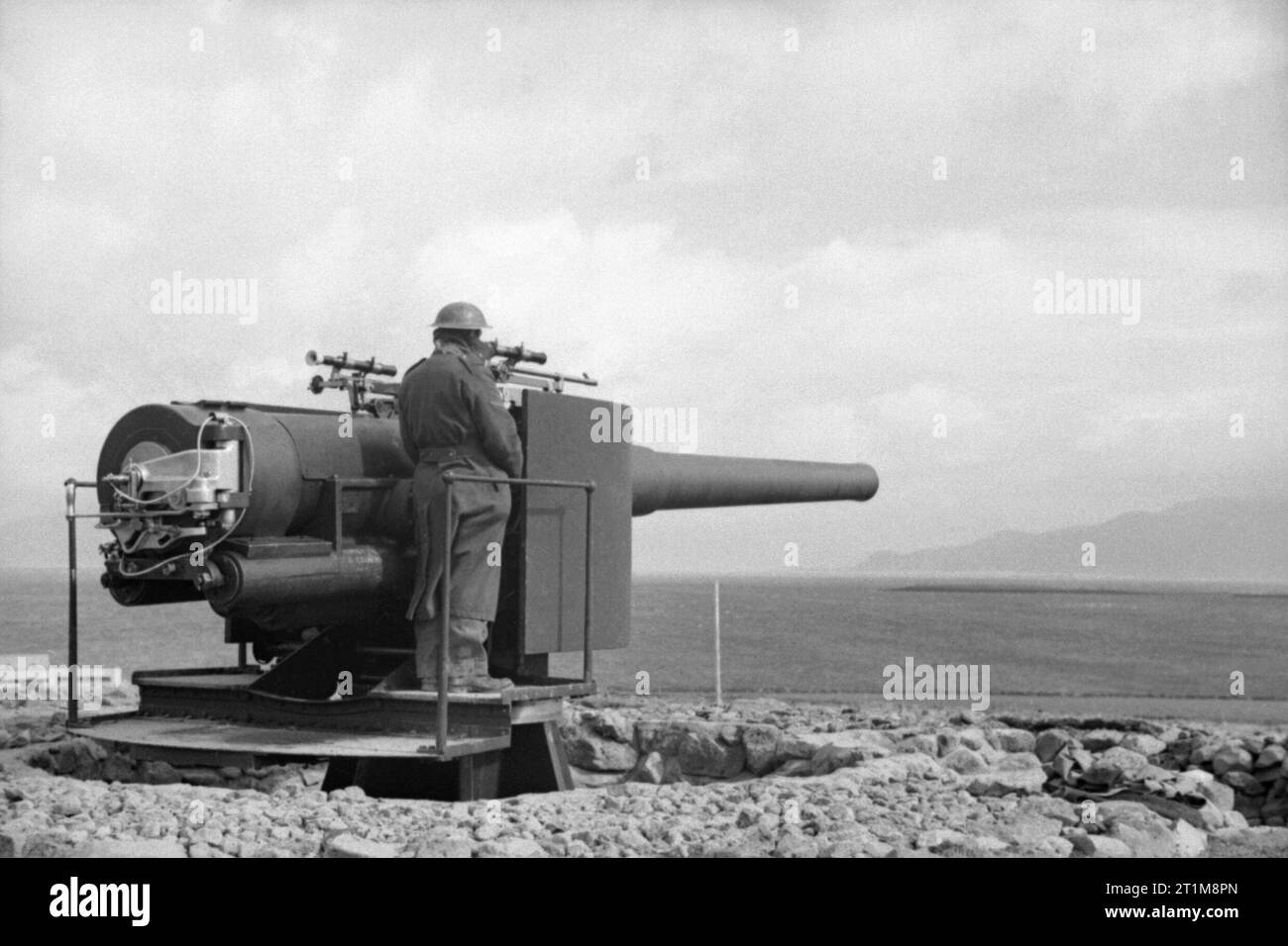 6-inch naval gun overlooking Reykjavik Bay in Iceland, August 1940. 6 ...