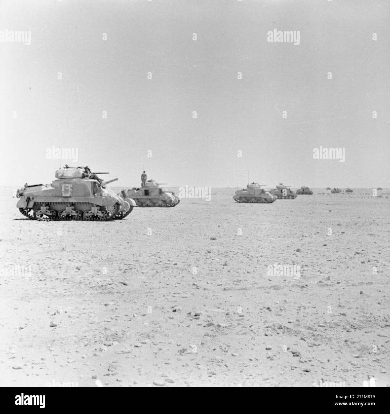 The British Army in North Africa 1942 Grant tanks of 22nd Armoured ...