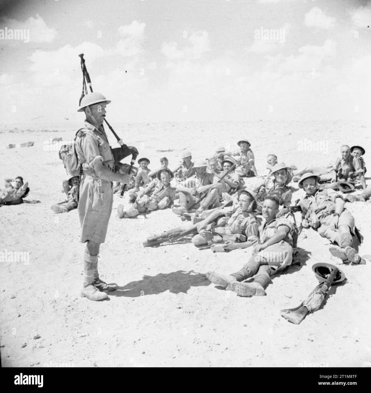 The British Army in North Africa 1942 Piper MacDonald of the Seaforth ...