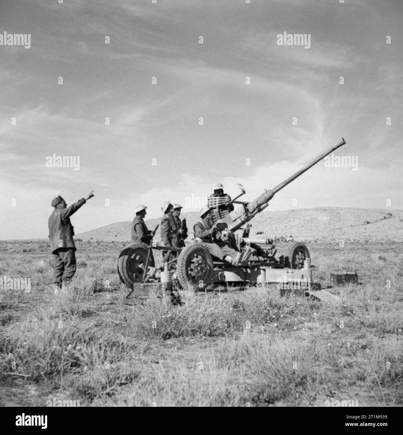 The British Army in North Africa 1942 A 40mm Bofor anti-aircraft gun ...