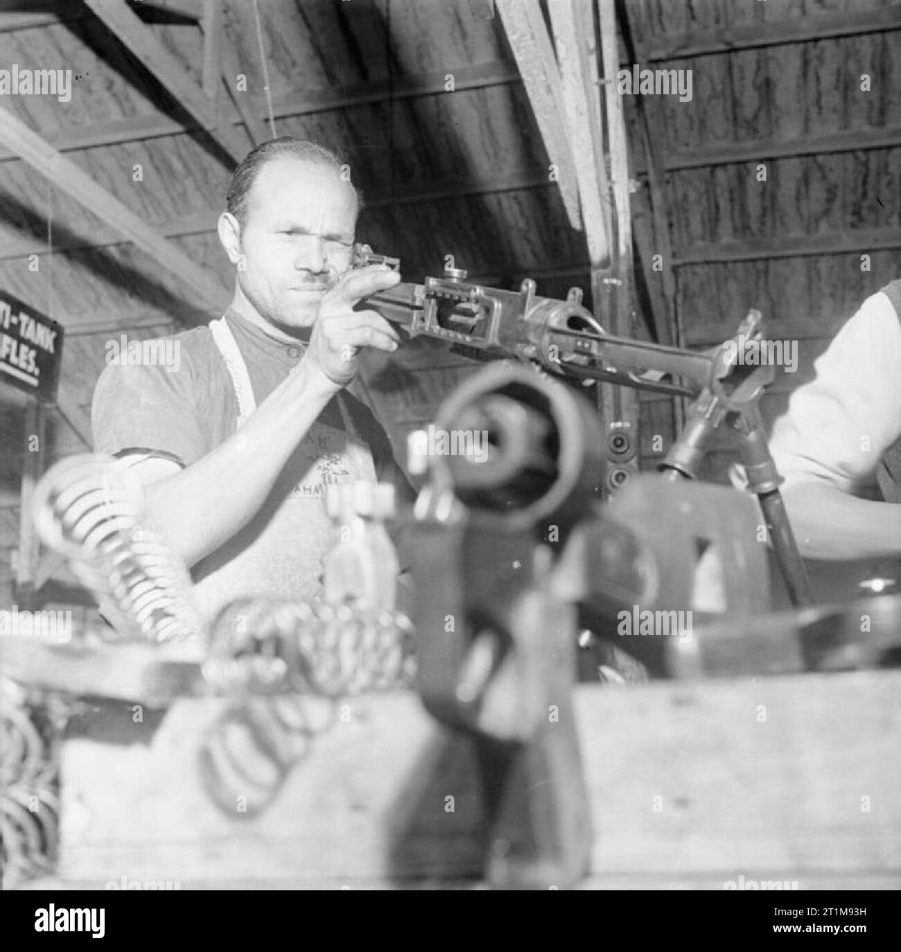 The British Army in North Africa 1942 Machine gun being repaired Stock ...