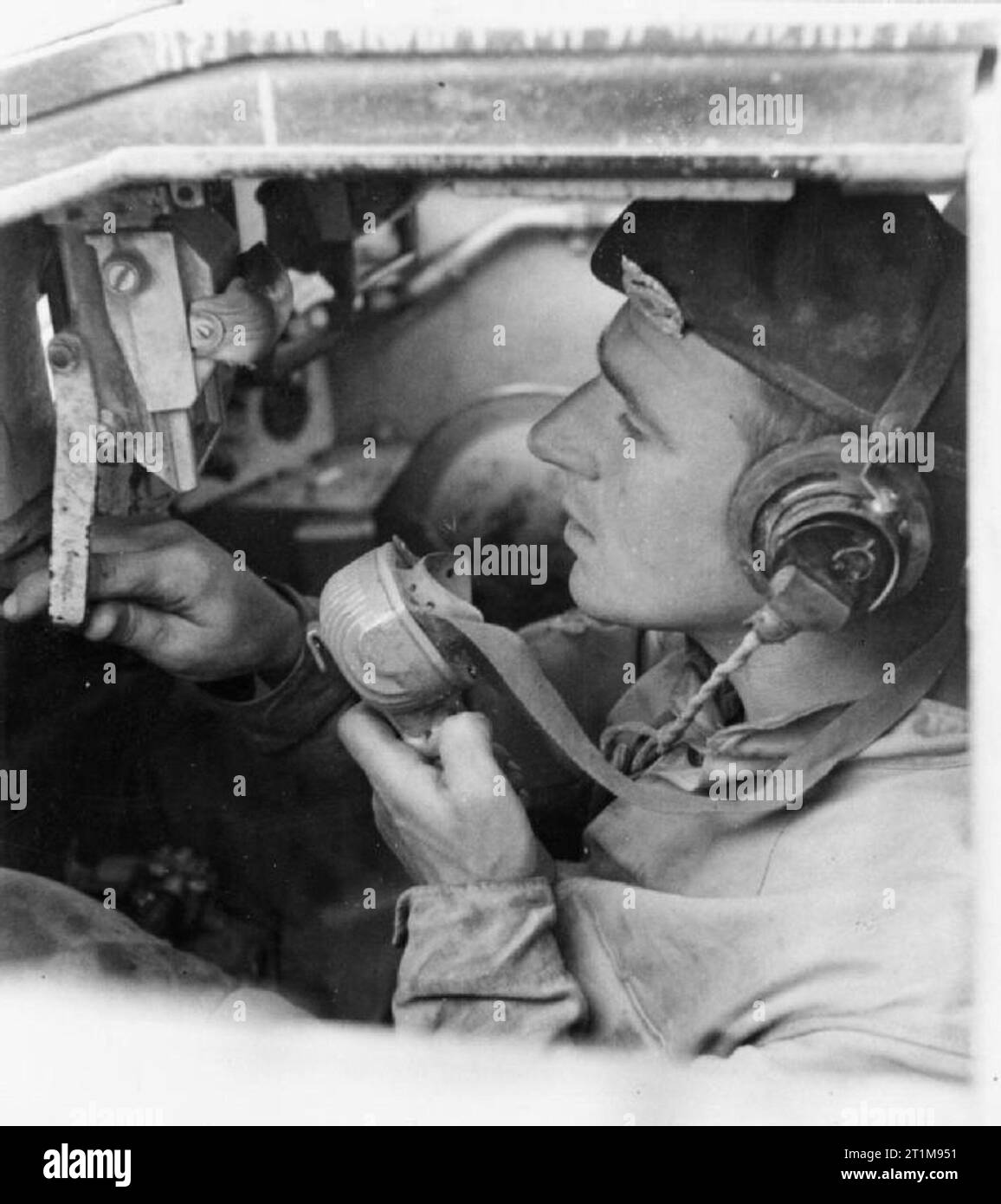 The British Army in North Africa 1942 View inside the driver's ...