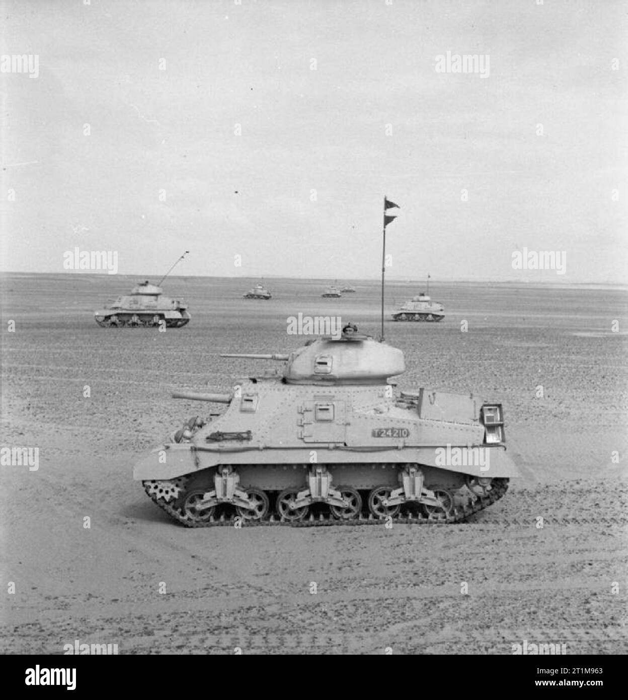 The British Army in North Africa 1942 Grant tanks of 3rd Royal Tank ...