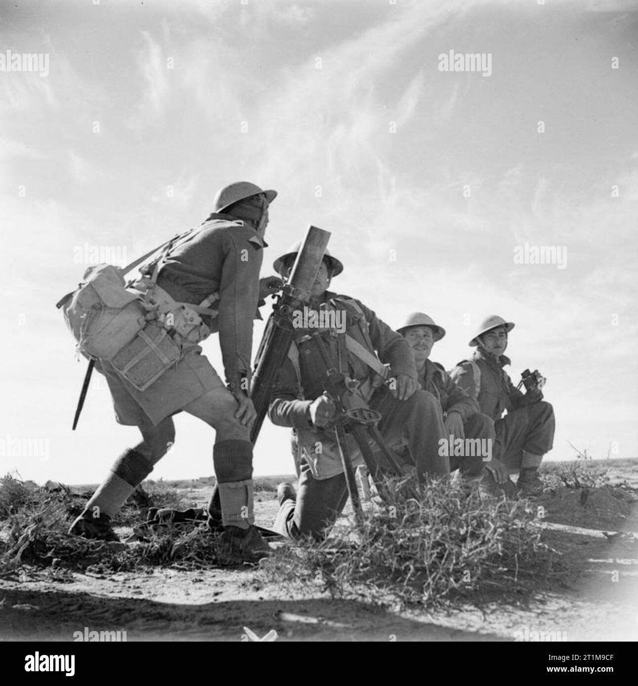 The British Army in North Africa Infantry setting up a 3-inch mortar ...