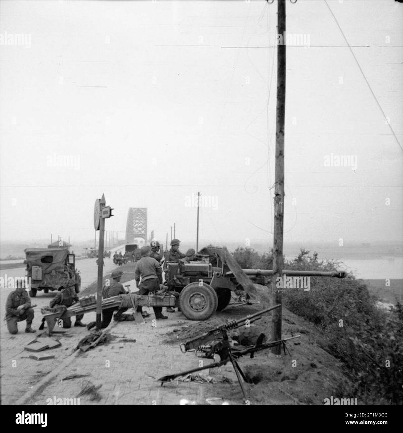 The British Army in North-west Europe 1944-45 17-pdr anti-tank gun of ...