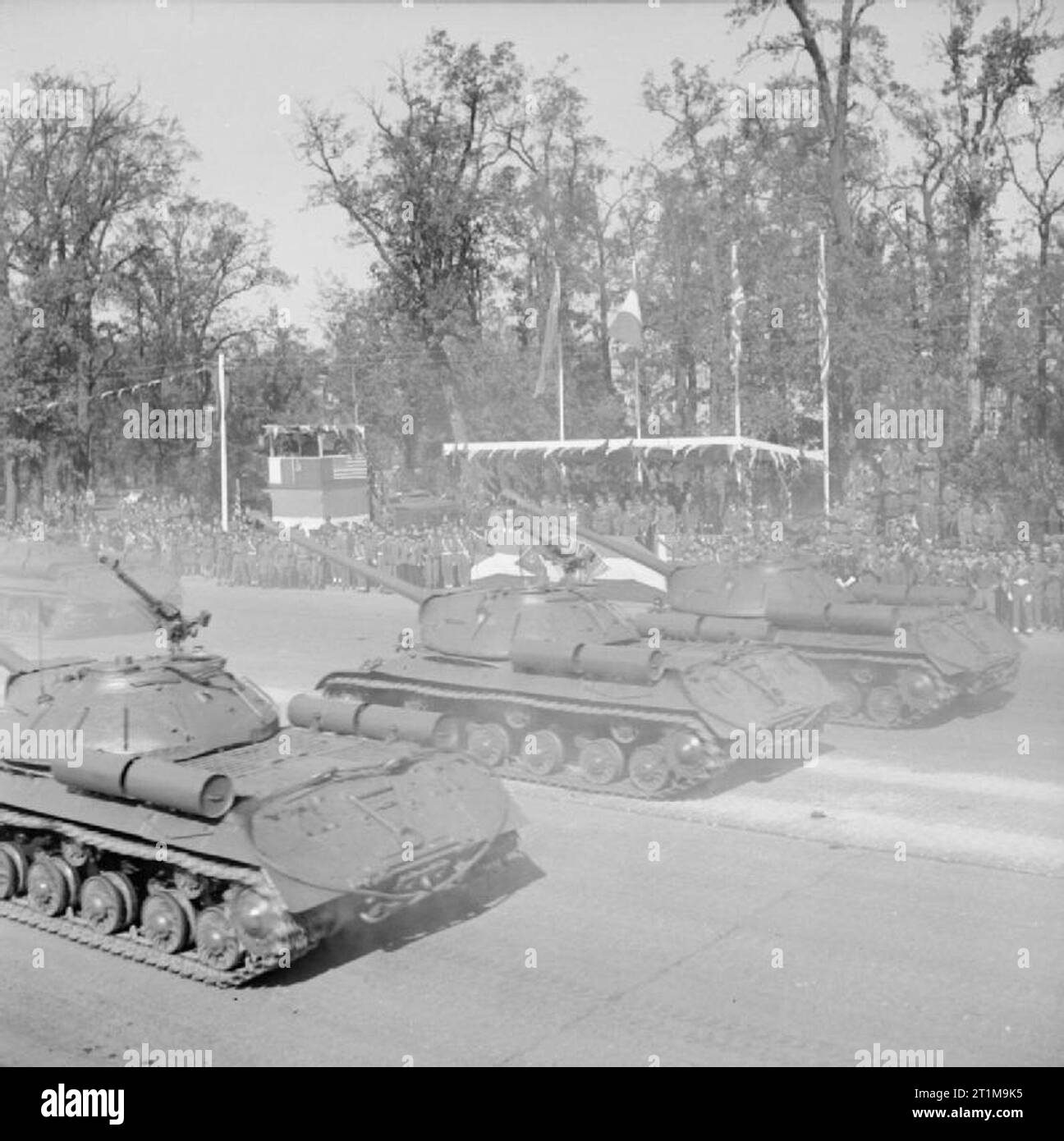 Soviet heavy tanks hi-res stock photography and images - Alamy