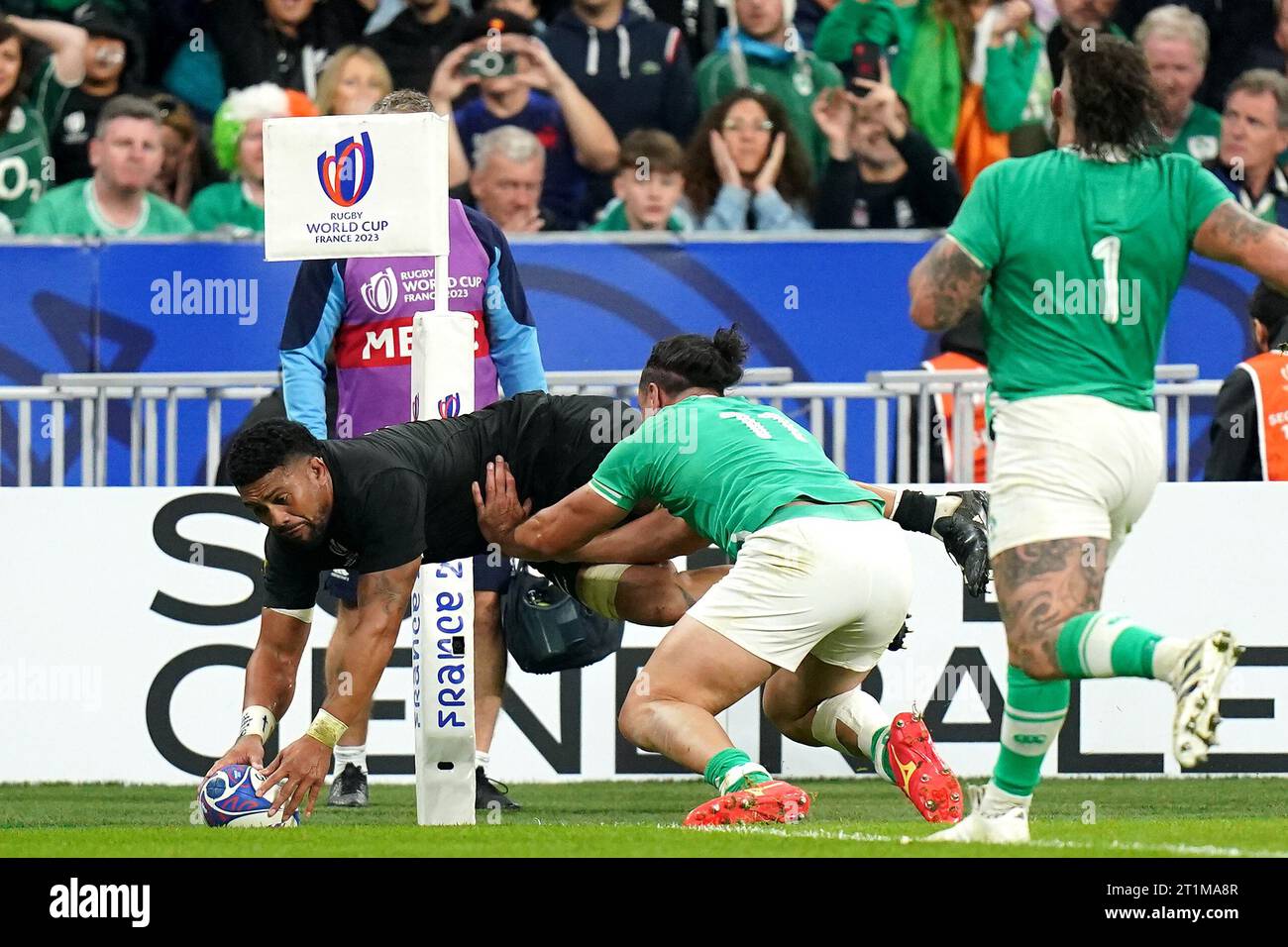 New Zealand's Ardie Savea scores his side's second try of the game ...