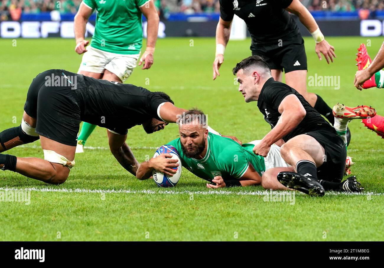 Ireland's Jamison Gibson-Park scores his side's second try of the game ...