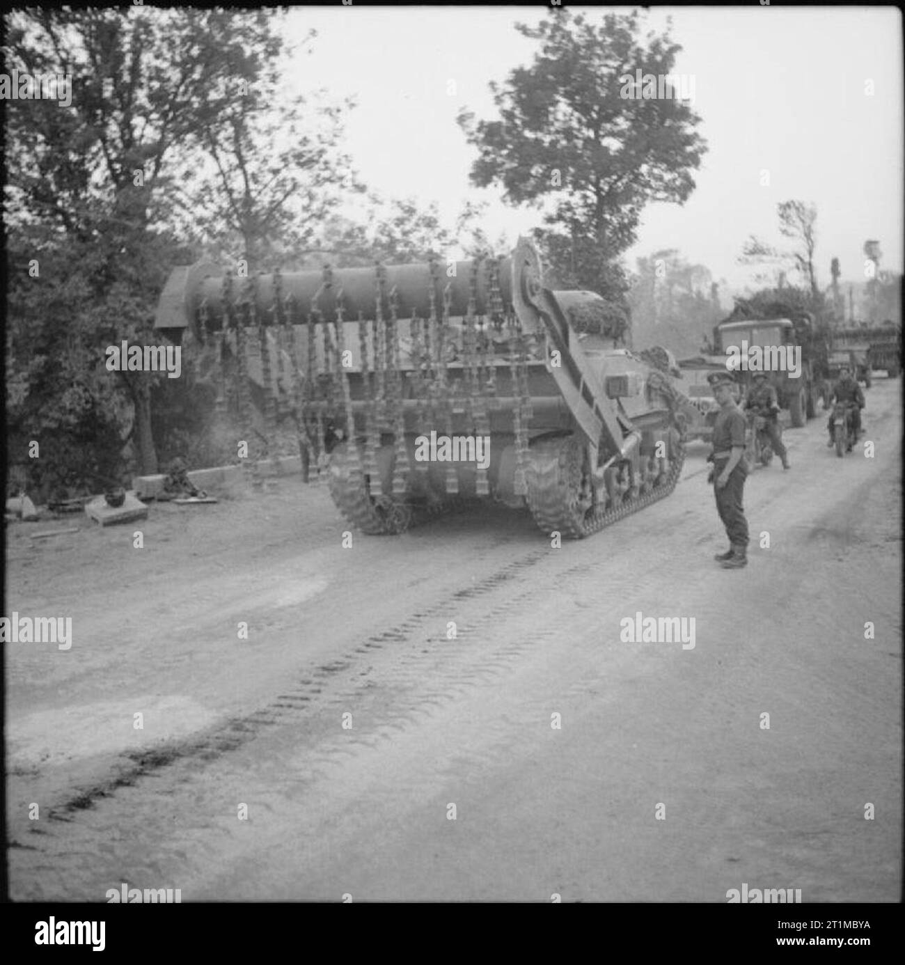 Sherman tank normandy 1944 Black and White Stock Photos & Images - Alamy