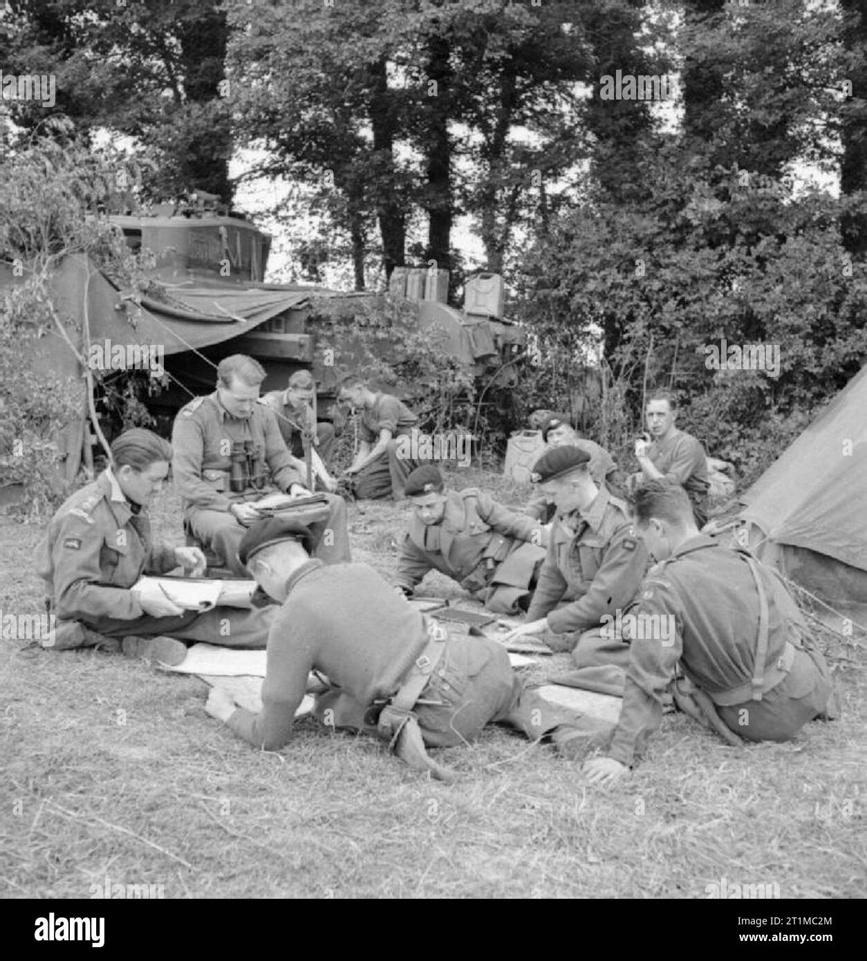 The British Army in the Normandy Campaign 1944 Lt Fathergill briefs ...