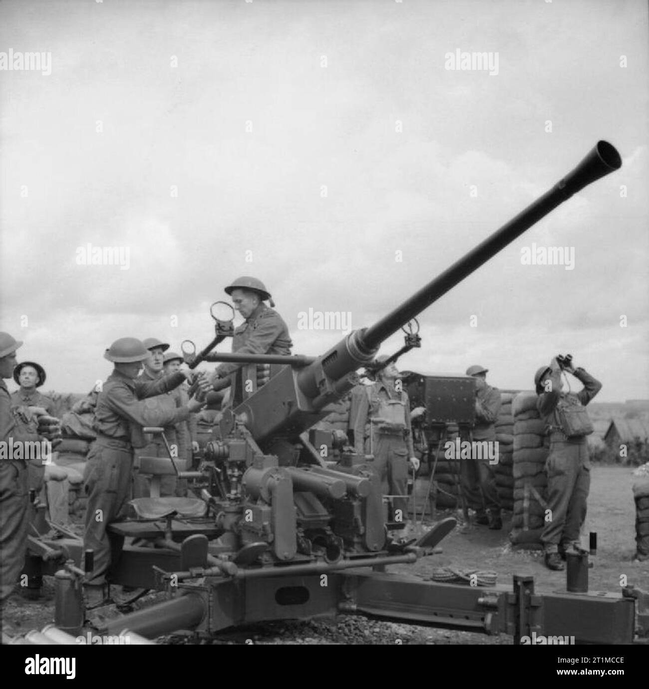 The British Army in the United Kingdom 1939-45 Bofors 40mm anti ...