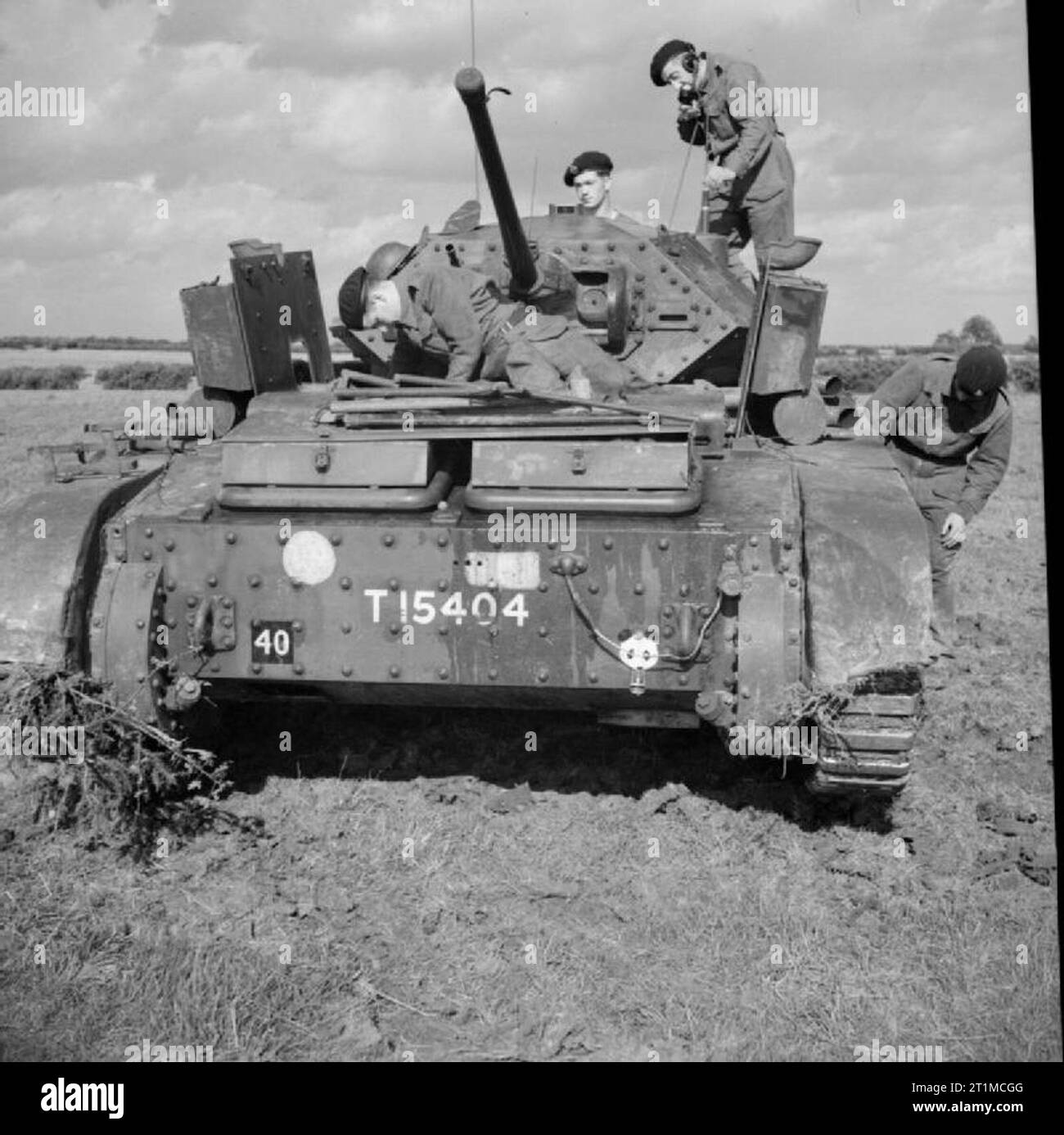 The British Army in the United Kingdom 1939-45 A Covenanter tank of 9th ...
