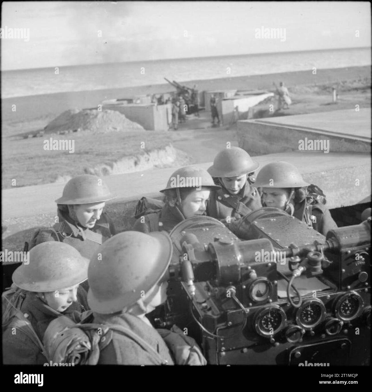 Ats women hi-res stock photography and images - Alamy