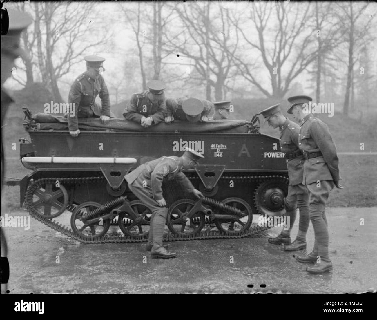 The British Army in the United Kingdom 1939-45 Dragon artillery tractor ...