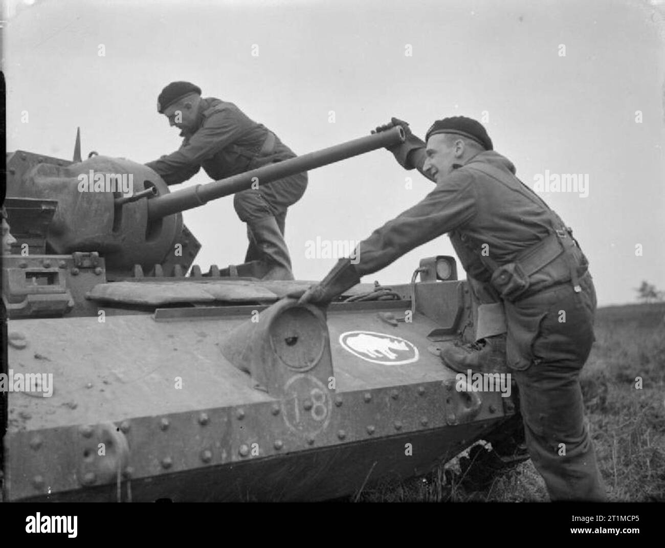 The British Army in the United Kingdom 1939-45 The crew of a 1st ...