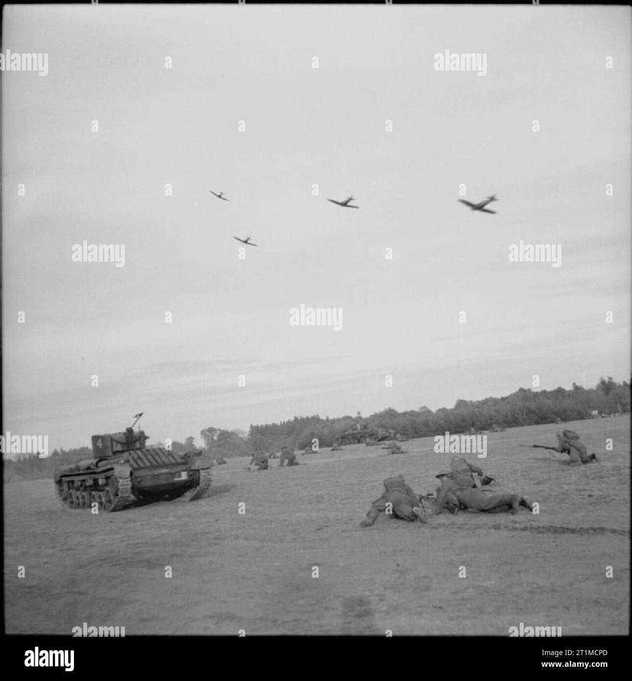 The British Army in the United Kingdom 1939-45 Valentine tanks ...