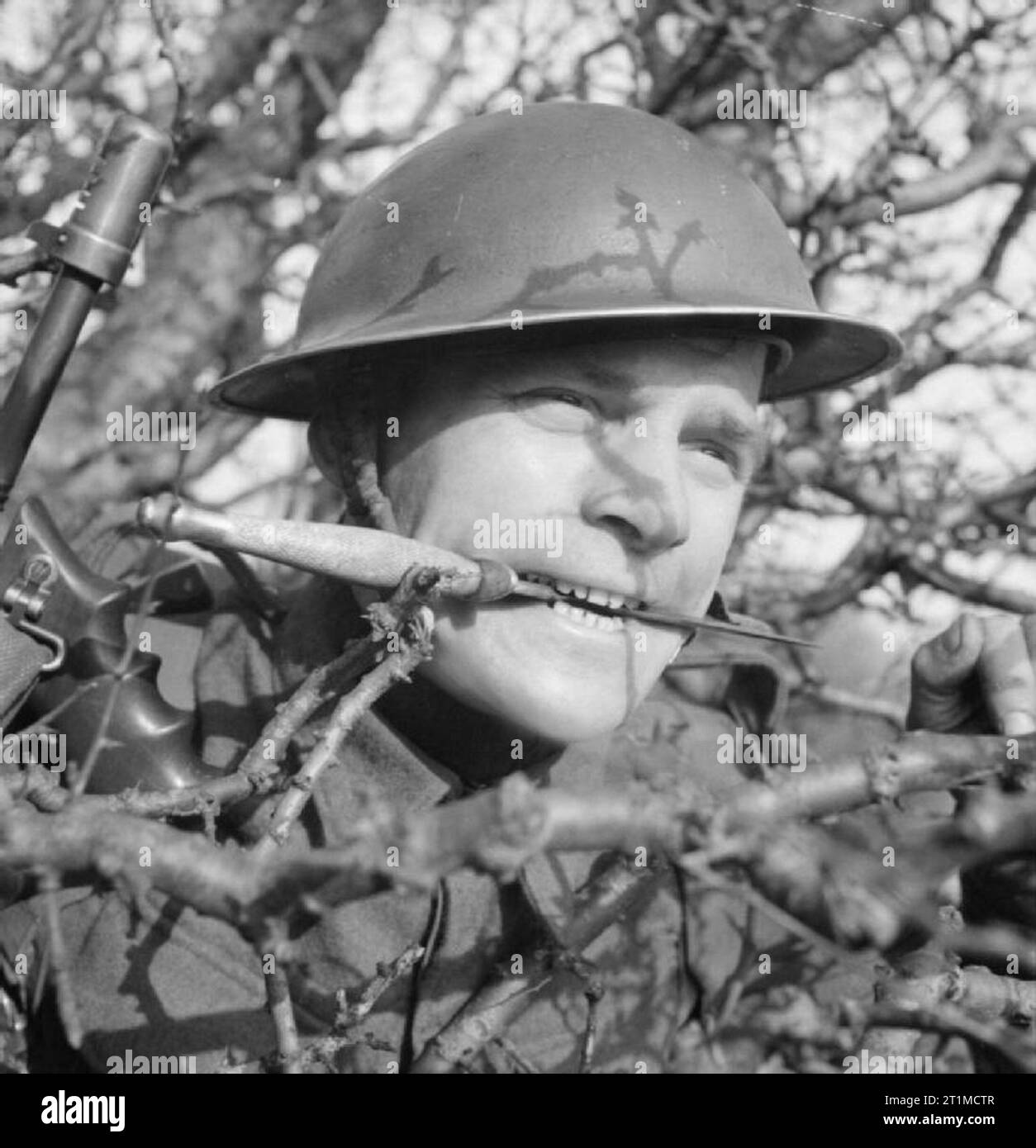 Commando knife 1942 hi-res stock photography and images - Alamy