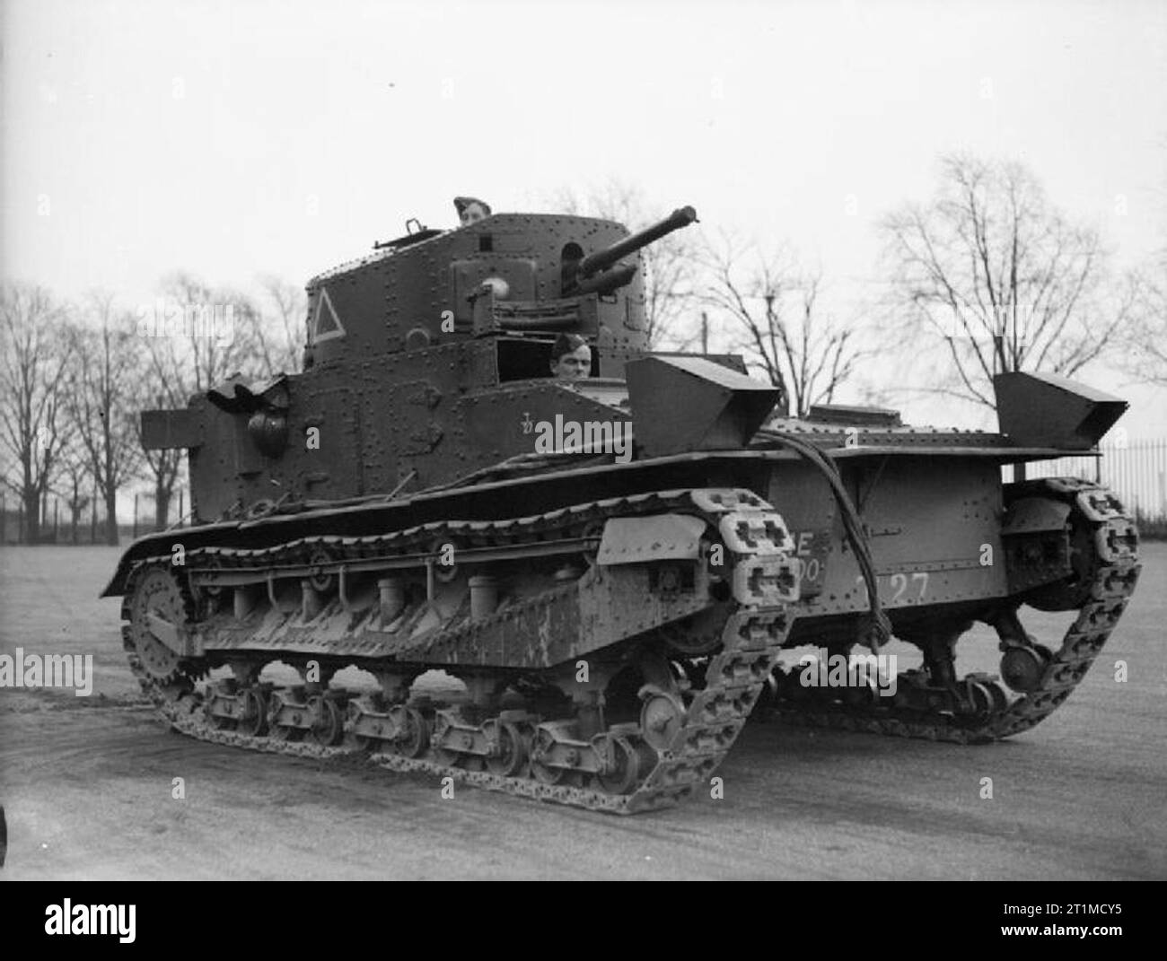 The British Army in the United Kingdom 1939-45 Vickers Medium Mk 1 tank ...