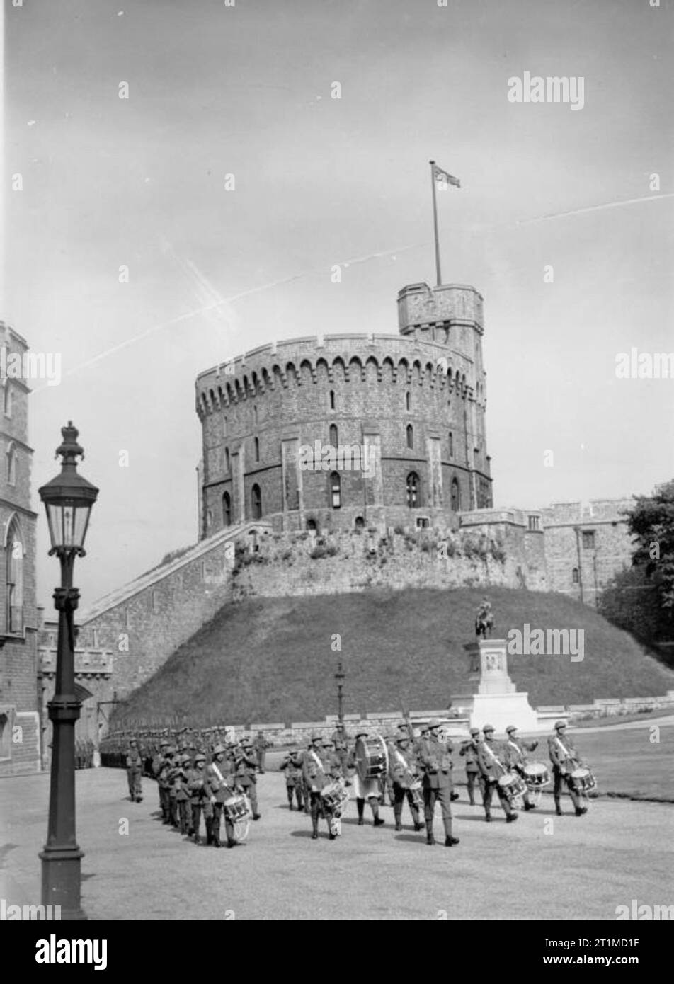 Victoria barracks windsor castle Black and White Stock Photos & Images ...