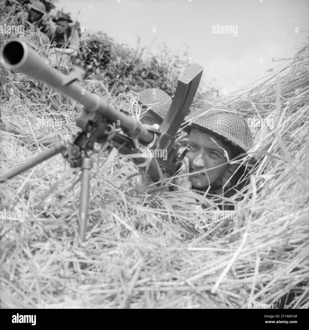 The British Army in the United Kingdom 1939-45 Well-concealed Bren gun ...