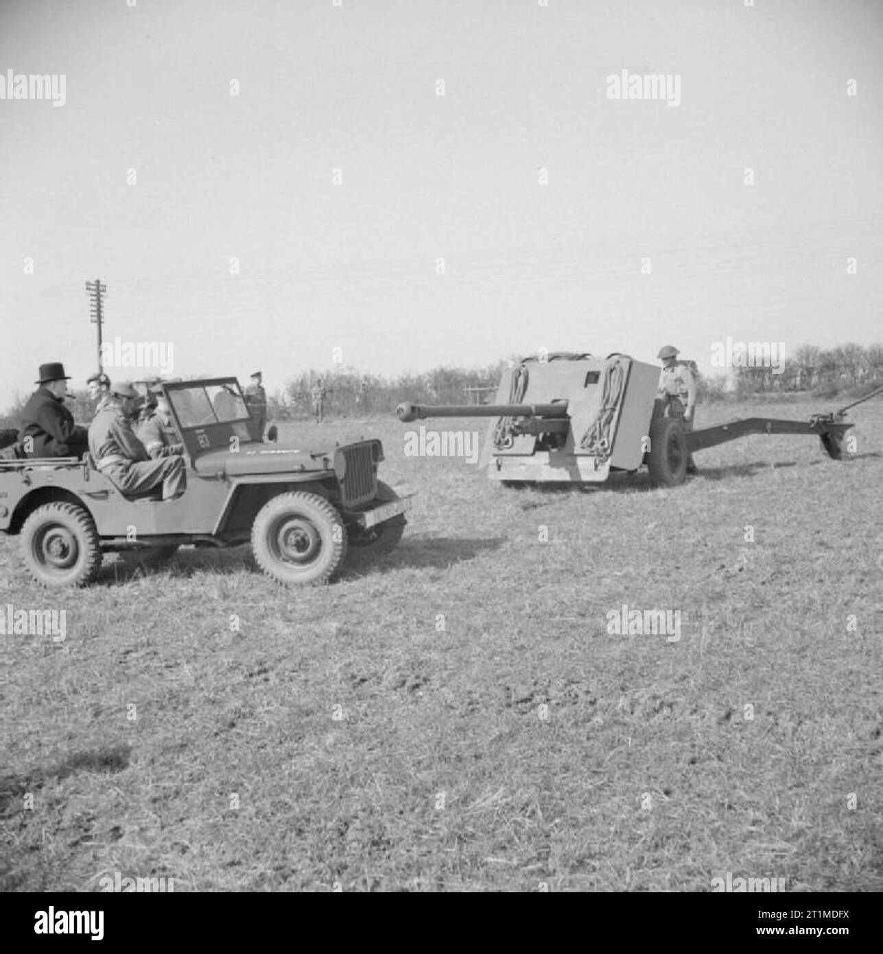 The British Army in the United Kingdom 1939-45 Winston Churchill rides ...