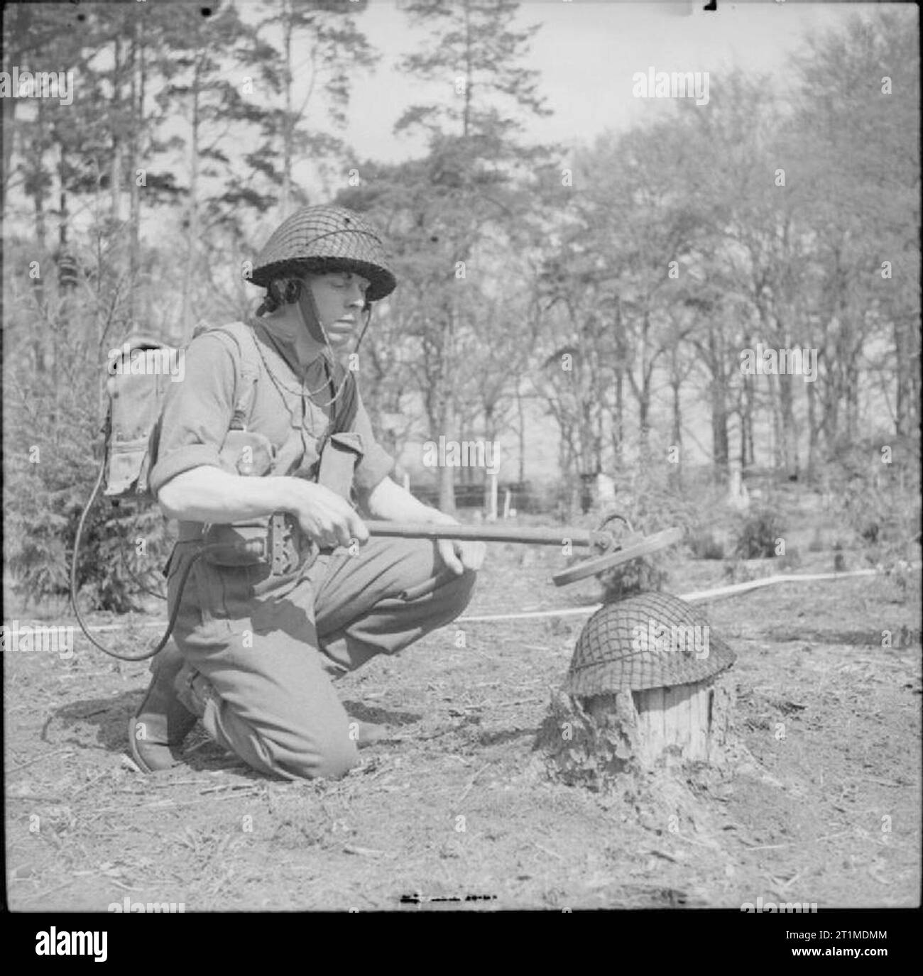 The British Army in the United Kingdom 1939-45 A soldier with the 1st ...